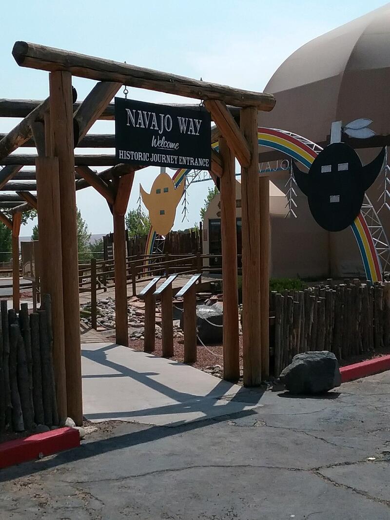 Entertainment - NavajoLand Hotel